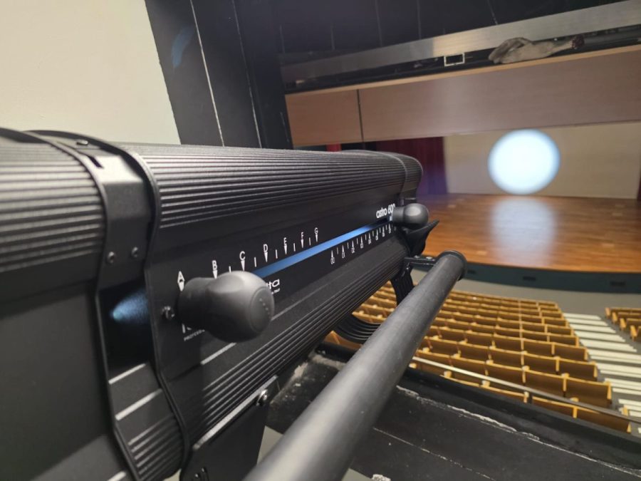 The LDR Astro 600 Followspot Sweeps Away the Old Thing - Luci Della Ribalta