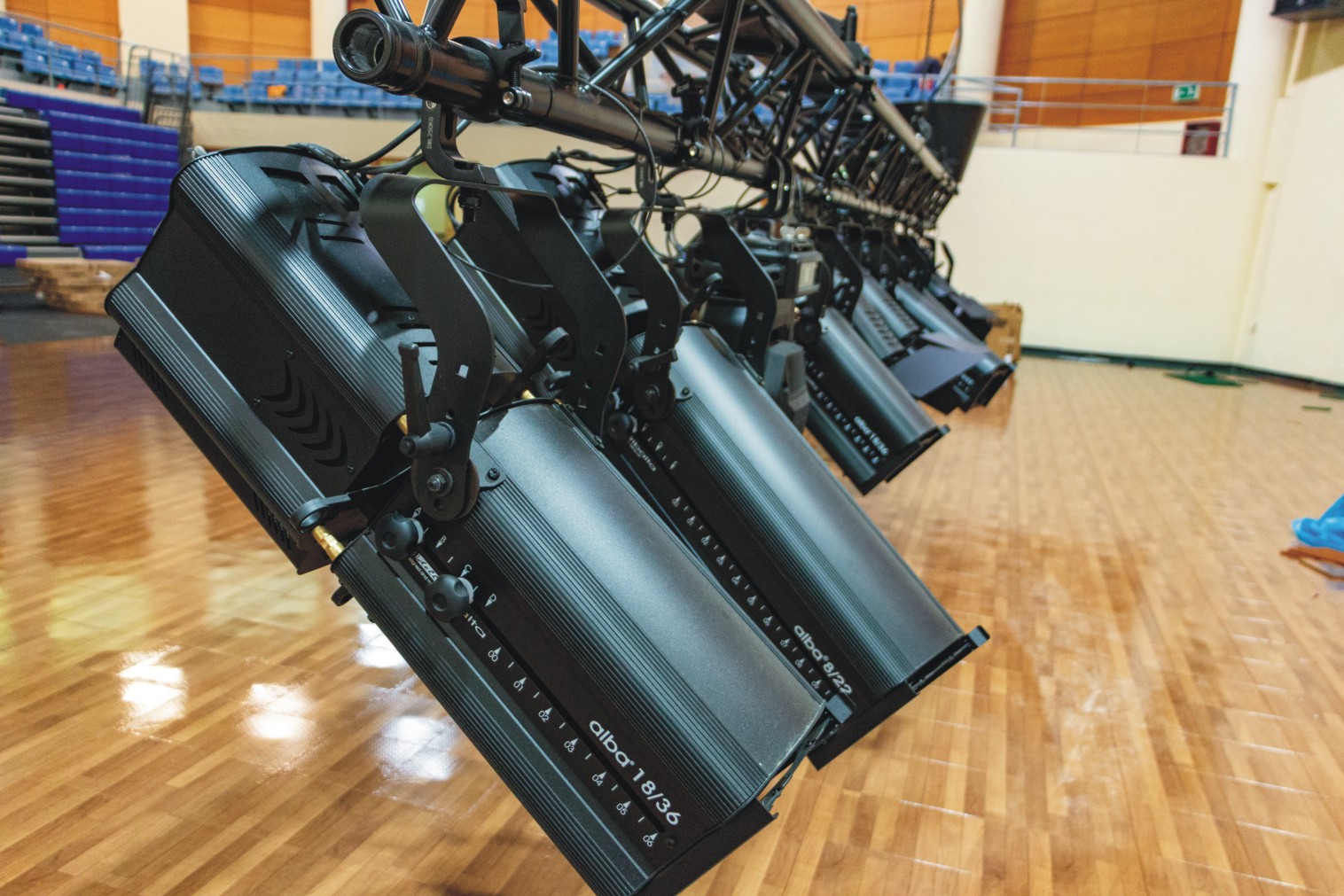 LDR and Widelite Technology Ltd Illuminate Yuet Wah College- Luci Della ...